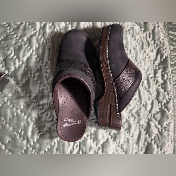 Dansko | Shoes | Dansko Womens Brown Color Slip On Clogs Size 36 Us 556 ...